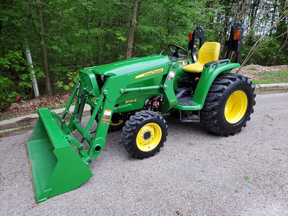 2017 John Deere 3032E Compact Tractor & Loader - ReGreen Equipment